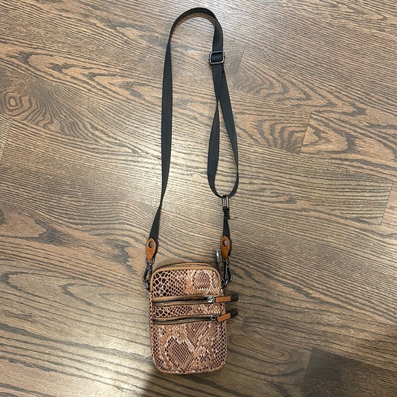 Sondra Roberts | Bags | Sondra Roberts Purse | Poshmark